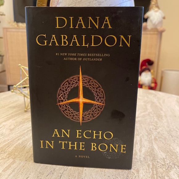 Diana Gabaldon AN ECHO IN THE BONE | Accents | Diana Gabaldon An Echo ...